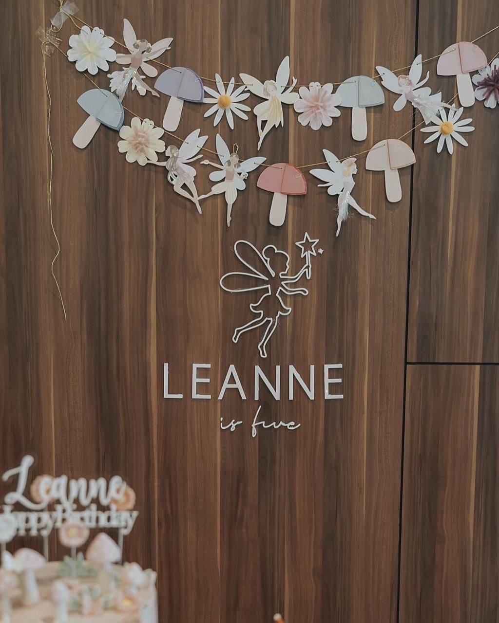 Backdrop Signage Minimalist Line Art - Ohfriday!